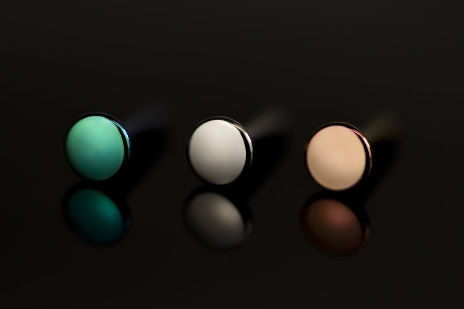 Threadless Titanium Labret Post – Junipurr Jewelry